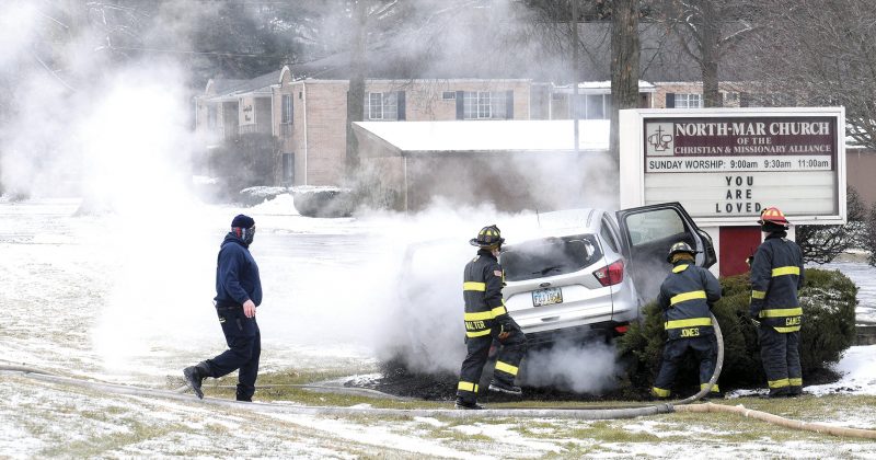 Bystanders help rescue crash victim | News, Sports, Jobs - Tribune ...